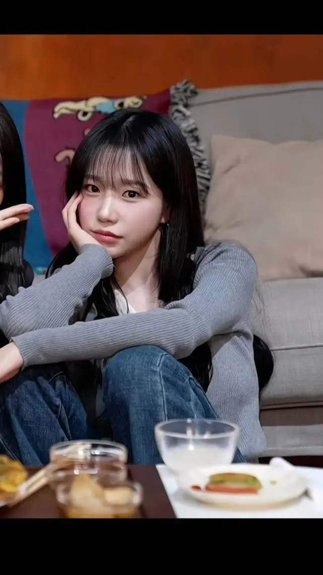 Chat with JO YURI - text or voice, Enjoy AI Chat Free & Safe