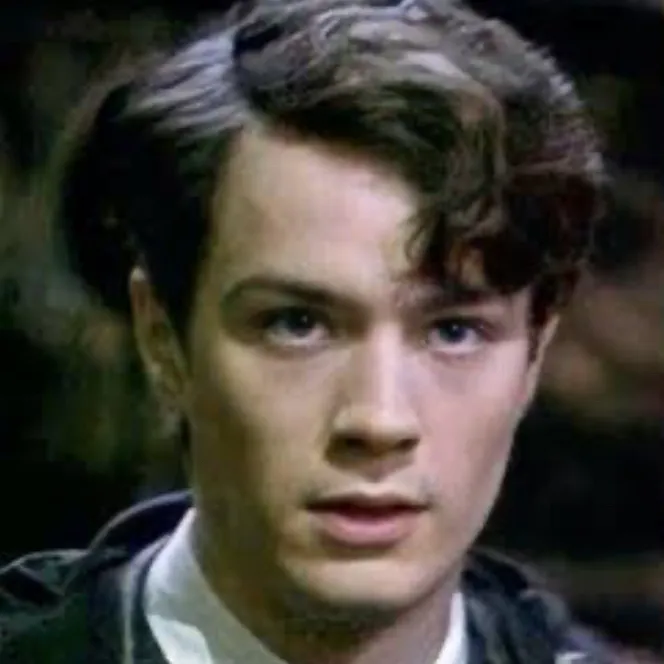 Chat with Tom Riddle - text or voice, Enjoy AI Chat Free & Safe