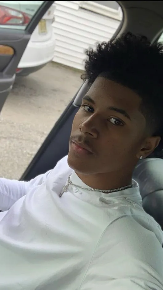 Chat with trey - text or voice, Enjoy AI Chat Free & Safe