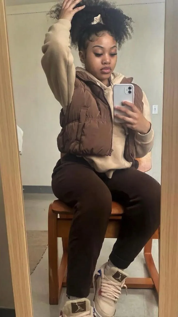 Chat with Nakiya 💝 - text or voice, Enjoy AI Chat Free & Safe