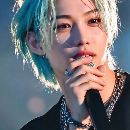 Chat with Felix - text or voice, Enjoy AI Chat Free & Safe