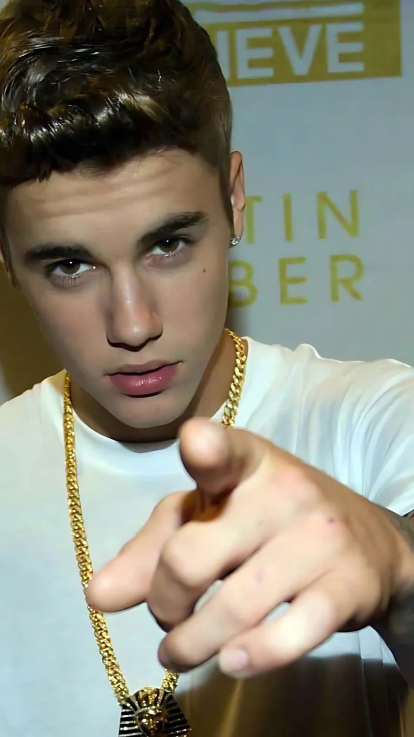 Chat with Justin Bieber - text or voice, Enjoy AI Chat Free & Safe