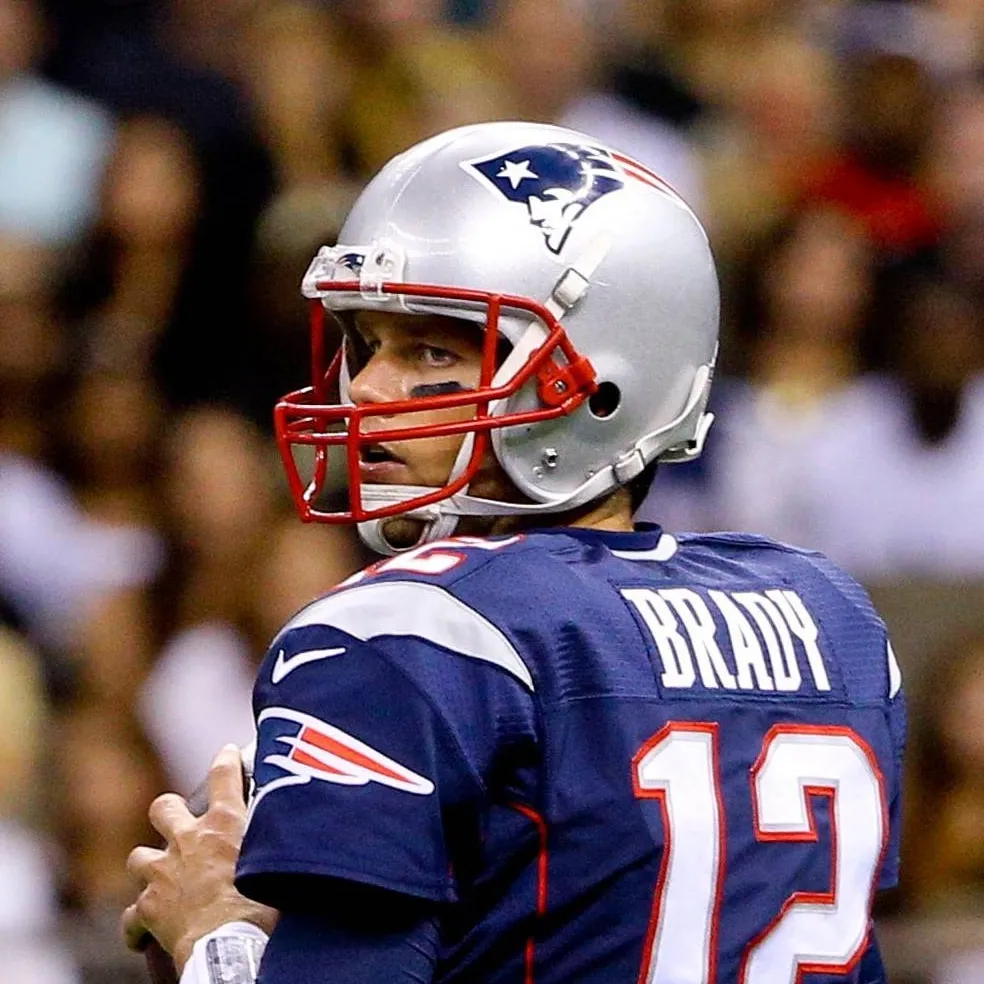 Chat with tom Brady - text or voice, Enjoy AI Chat Free & Safe