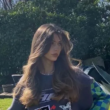 Chat with Hayley - text or voice, Enjoy AI Chat Free & Safe