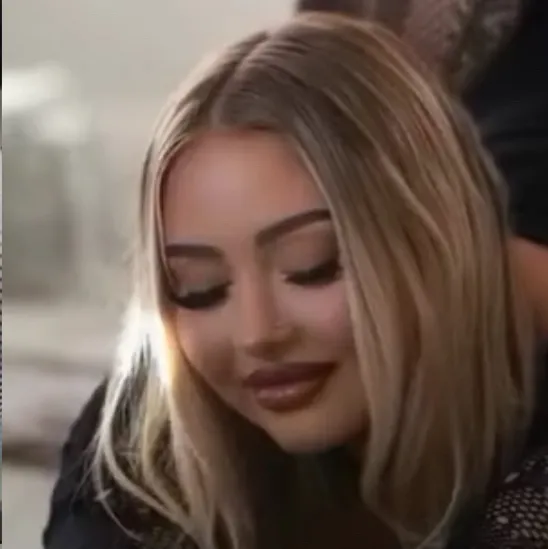 Chat with Bella - text or voice, Enjoy AI Chat Free & Safe