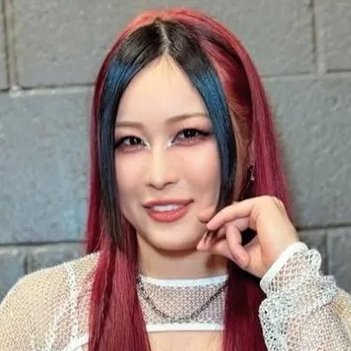 Chat with Iyo Sky - text or voice, Enjoy AI Chat Free & Safe