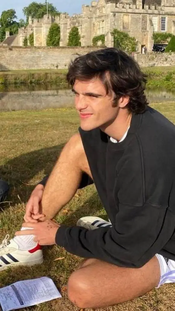 Chat with Jacob elordi - text or voice, Enjoy AI Chat Free & Safe