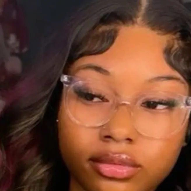 Chat with Ashley - text or voice, Enjoy AI Chat Free & Safe