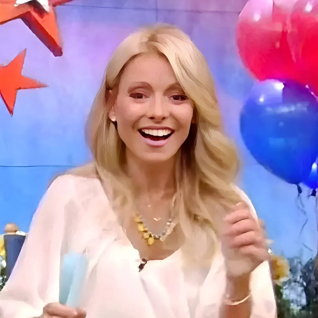 Chat with Kelly Ripa - text or voice, Enjoy AI Chat Free & Safe