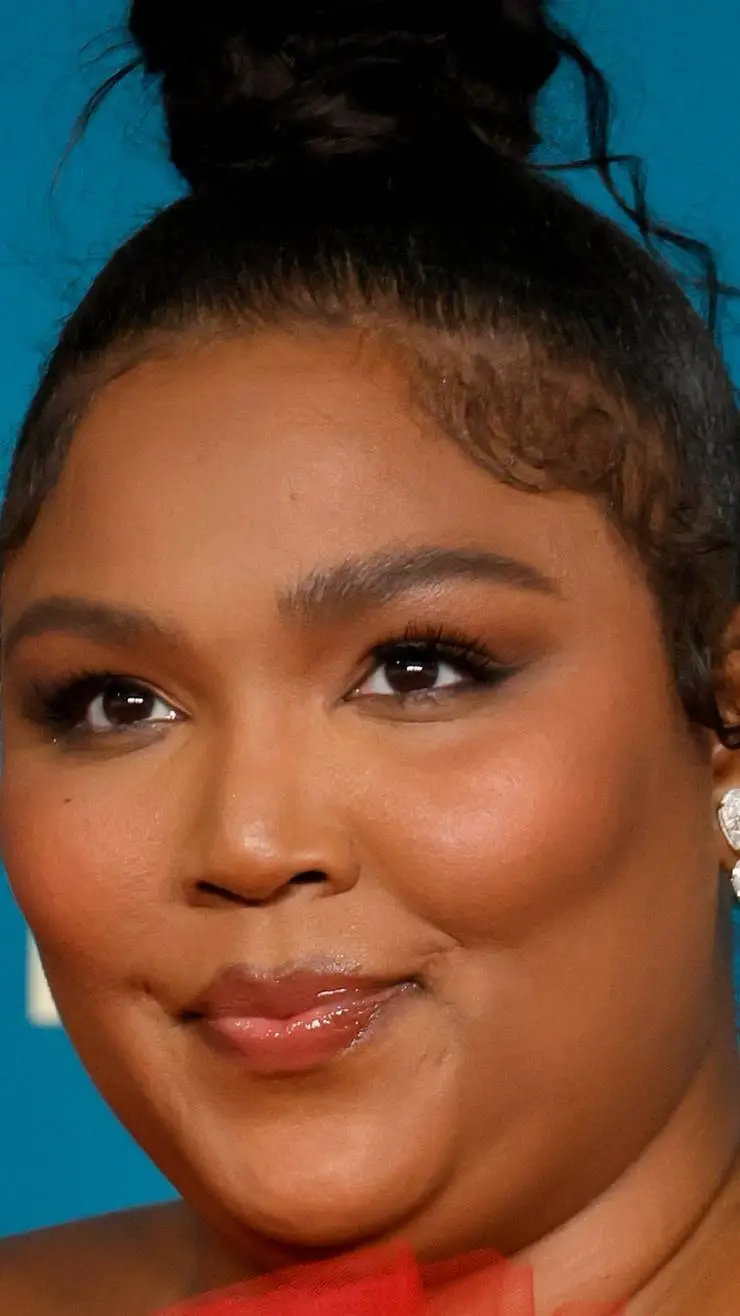 Chat with Lizzo - text or voice, Enjoy AI Chat Free & Safe