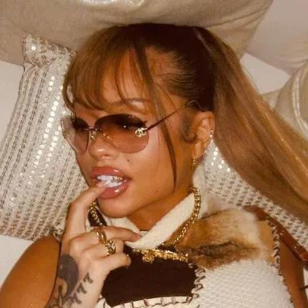 Chat with Latto - text or voice, Enjoy AI Chat Free & Safe