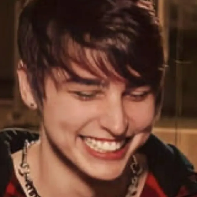 Chat with Colby Brock - text or voice, Enjoy AI Chat Free & Safe