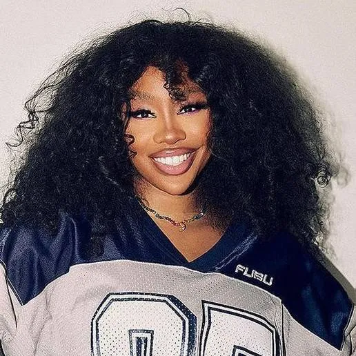 Chat with SZA - text or voice, Enjoy AI Chat Free & Safe