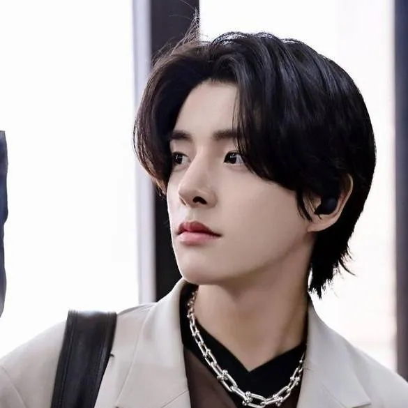 Chat with Sim Jae-yun (Jake) - text or voice, Enjoy AI Chat Free & Safe