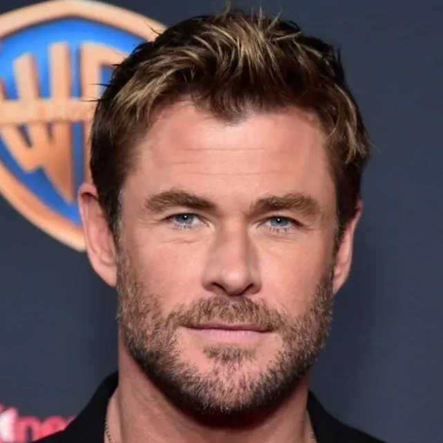 Chat with Chris Hemsworth - text or voice, Enjoy AI Chat Free & Safe