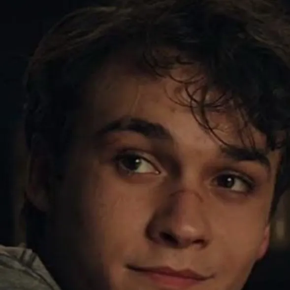 Chat with Mattheo riddle - text or voice, Enjoy AI Chat Free & Safe