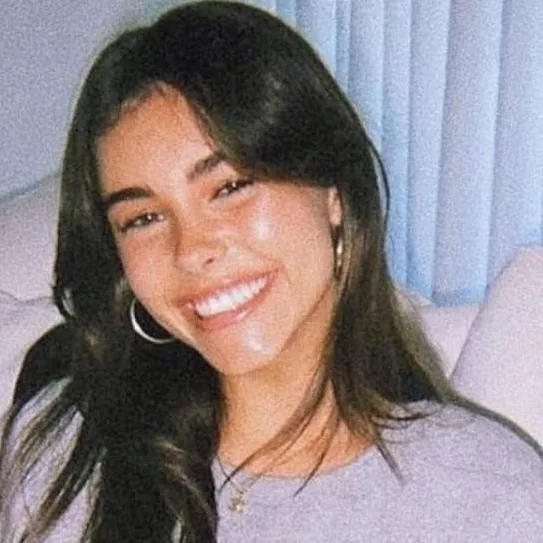 Chat with Madison Beer - text or voice, Enjoy AI Chat Free & Safe