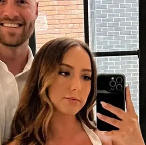 Chat with Hayley - text or voice, Enjoy AI Chat Free & Safe