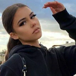 Chat with leah - text or voice, Enjoy AI Chat Free & Safe