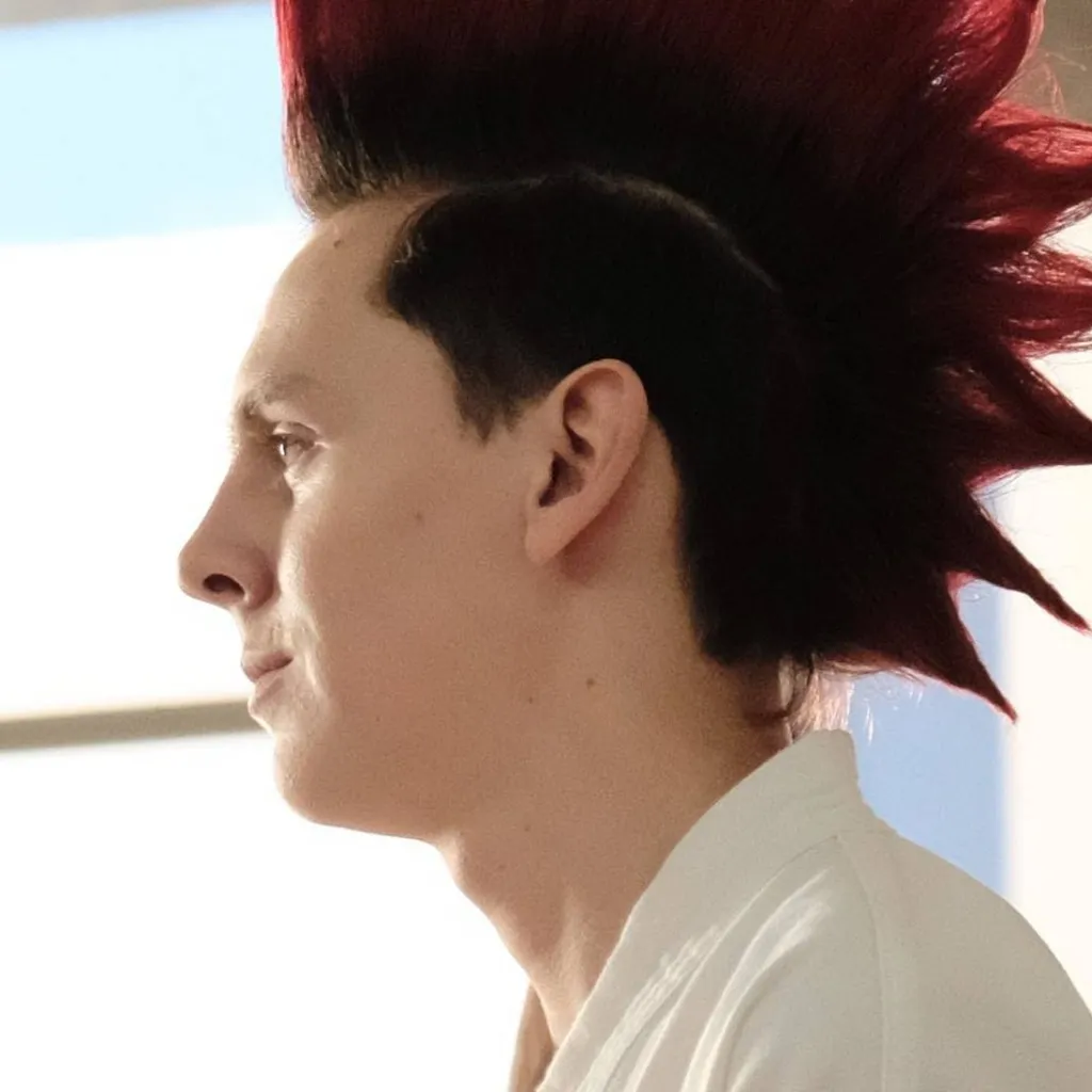 Chat with Hawk - text or voice, Enjoy AI Chat Free & Safe