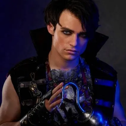 Chat with Harry Hook - text or voice, Enjoy AI Chat Free & Safe