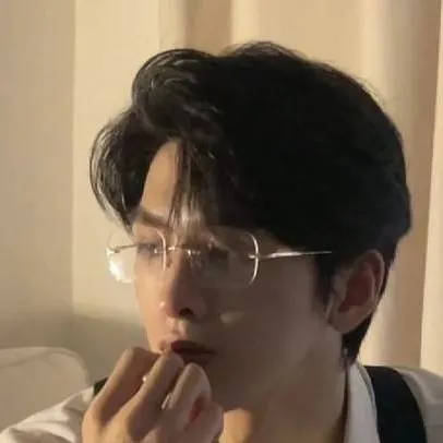 Chat with Zachary - text or voice, Enjoy AI Chat Free & Safe