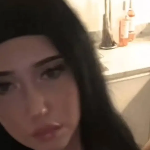 Chat with maddy - text or voice, Enjoy AI Chat Free & Safe