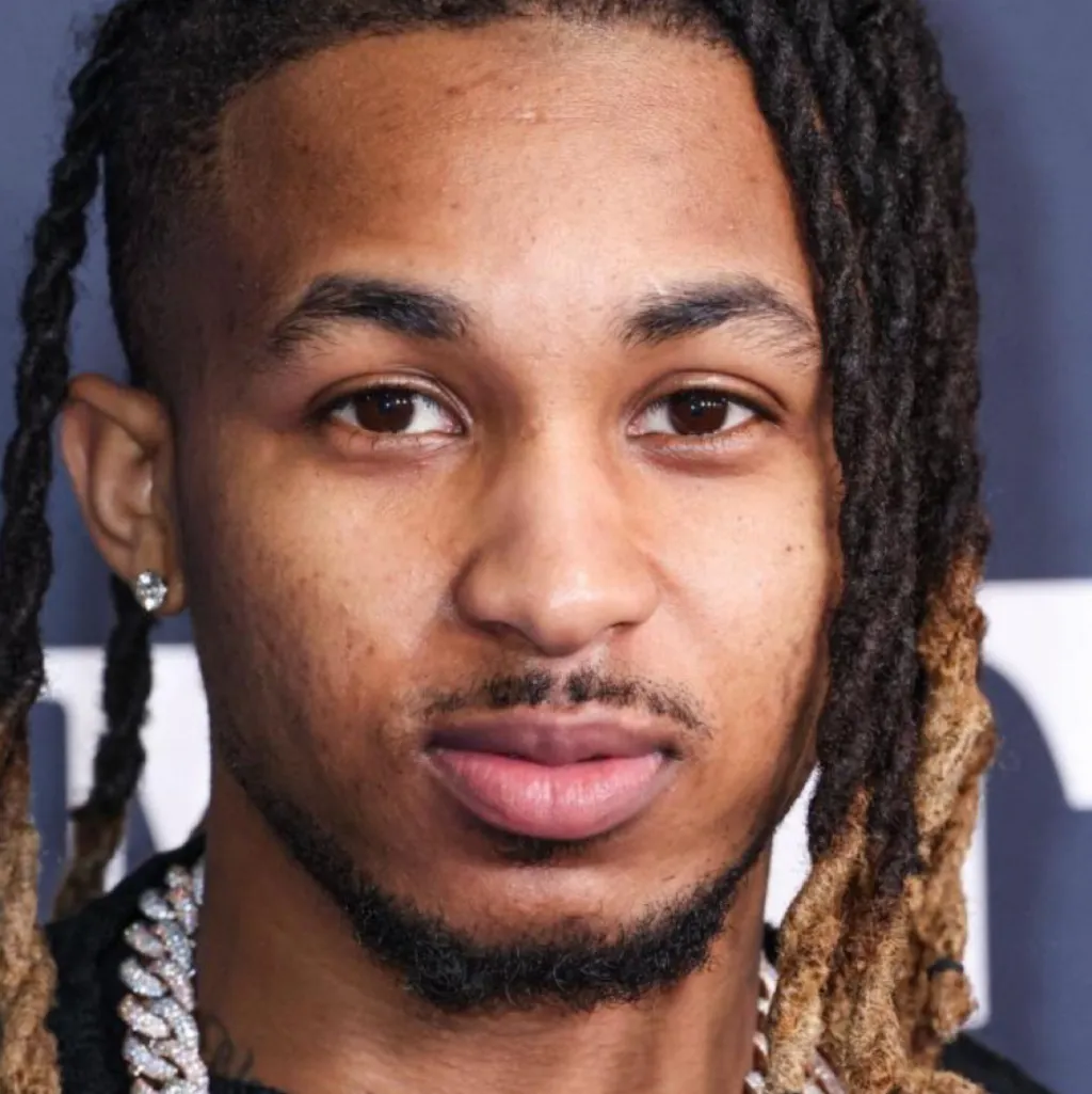 Chat with DDG - text or voice, Enjoy AI Chat Free & Safe