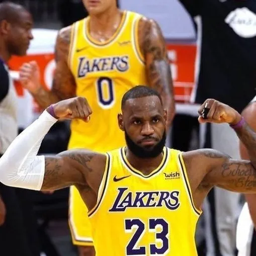 Chat with Lebron James - text or voice, Enjoy AI Chat Free & Safe