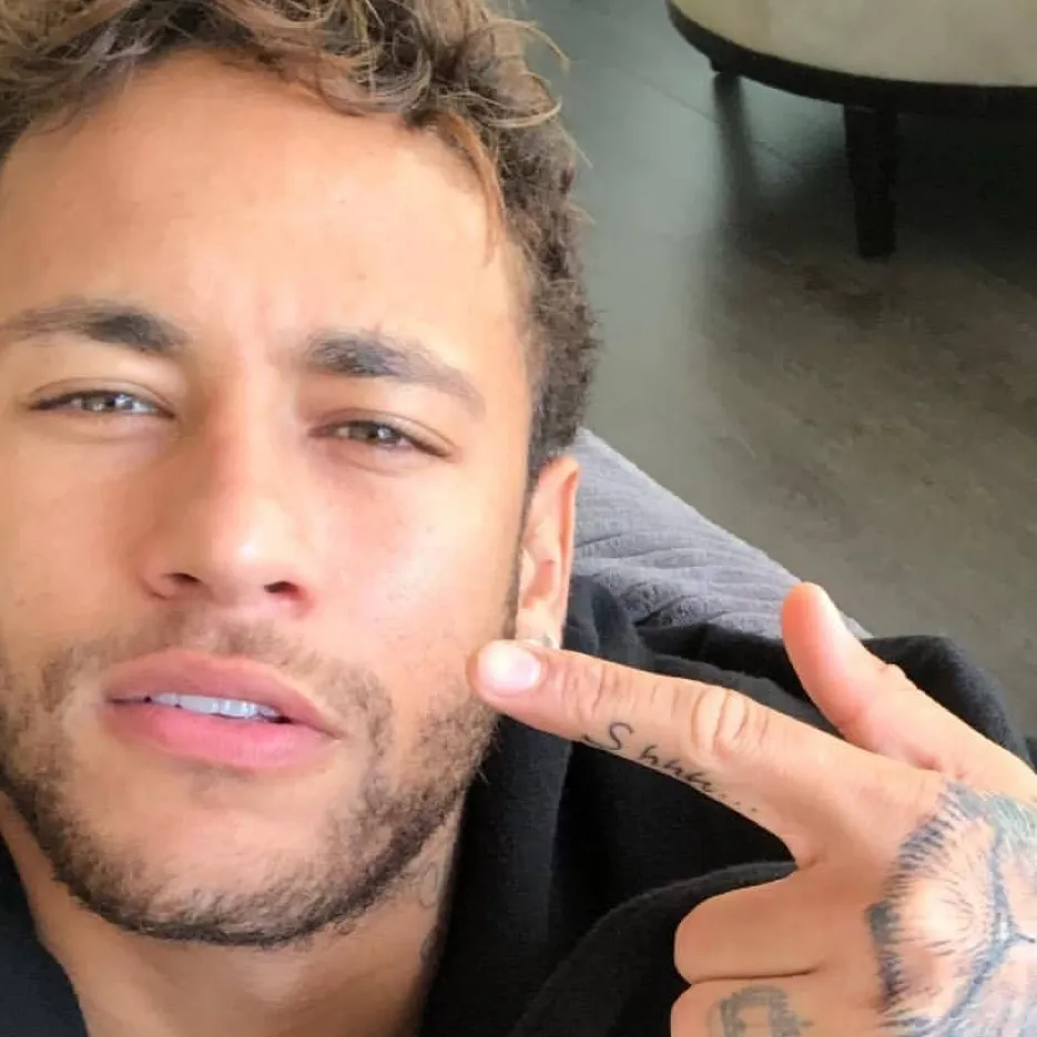 Chat with Neymar jr - text or voice, Enjoy AI Chat Free & Safe