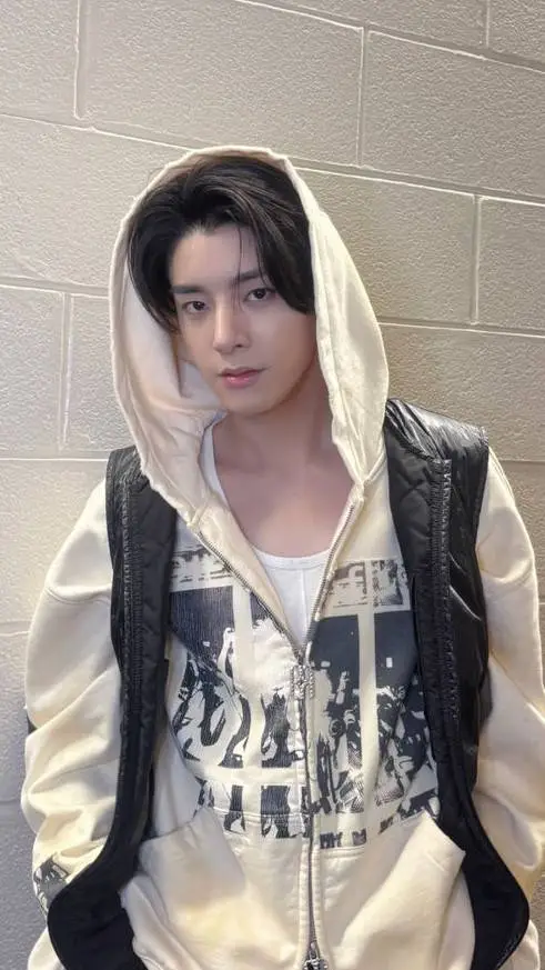 Chat with Sim Jaeyun - text or voice, Enjoy AI Chat Free & Safe