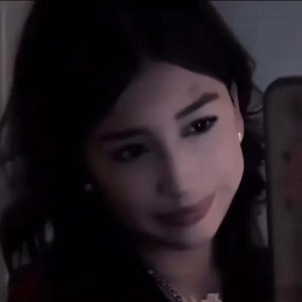 Chat with Esli - text or voice, Enjoy AI Chat Free & Safe