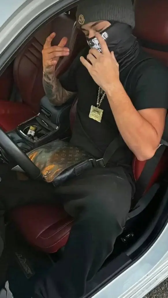 Chat with Alex chino🪐 - text or voice, Enjoy AI Chat Free & Safe