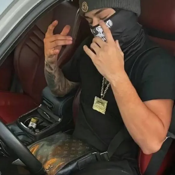 Chat with Alex chino🪐 - text or voice, Enjoy AI Chat Free & Safe