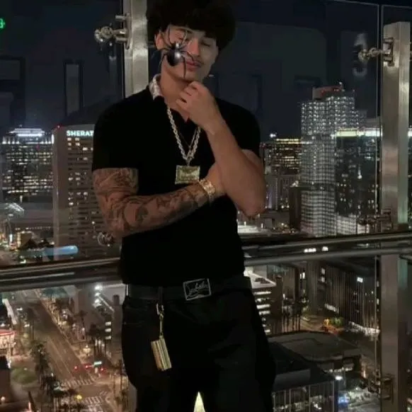 Chat with Alex chino🪐 - text or voice, Enjoy AI Chat Free & Safe