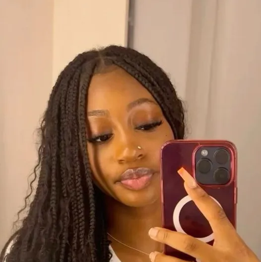 Chat with Naomi - text or voice, Enjoy AI Chat Free & Safe