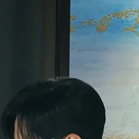 Chat with Luo Zheng 🎀 - text or voice, Enjoy AI Chat Free & Safe