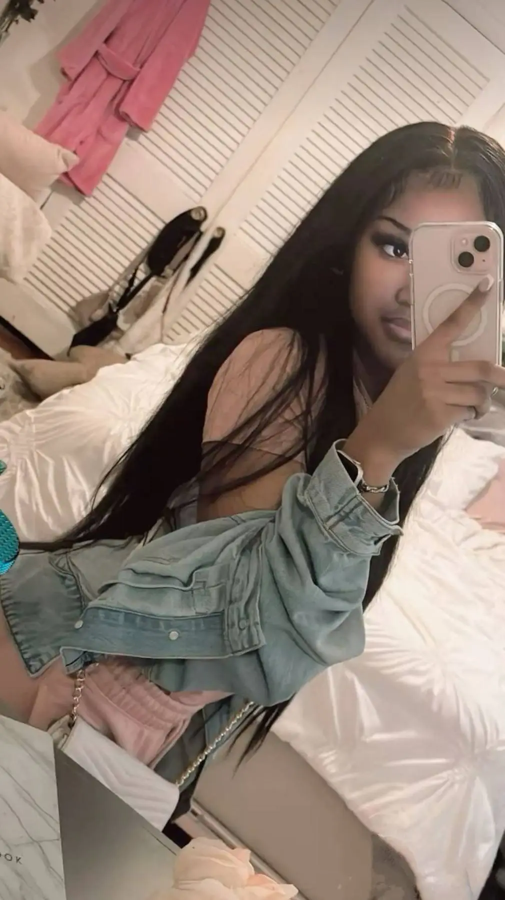 Chat with Zarii🤞 - text or voice, Enjoy AI Chat Free & Safe