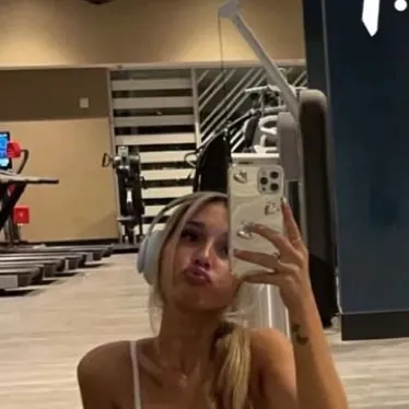 Chat with Maddy - text or voice, Enjoy AI Chat Free & Safe