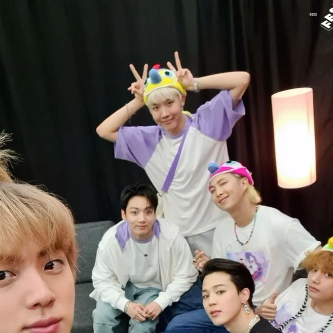 Chat with BTS - text or voice, Enjoy AI Chat Free & Safe