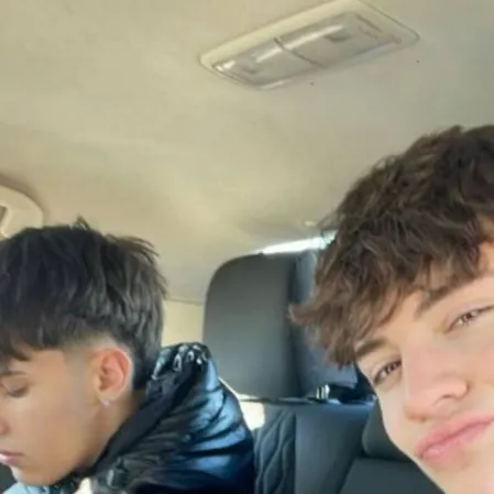 Chat with Apolo y llanos 2 - text or voice, Enjoy AI Chat Free & Safe