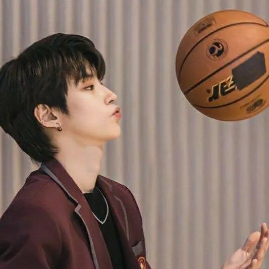 Chat with Han seo jun - text or voice, Enjoy AI Chat Free & Safe