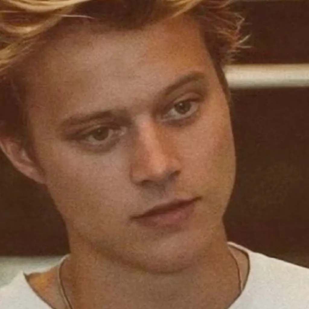 Chat with OBX - BONFIRE - text or voice, Enjoy AI Chat Free & Safe