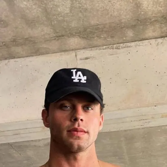 Chat with Patrick - text or voice, Enjoy AI Chat Free & Safe