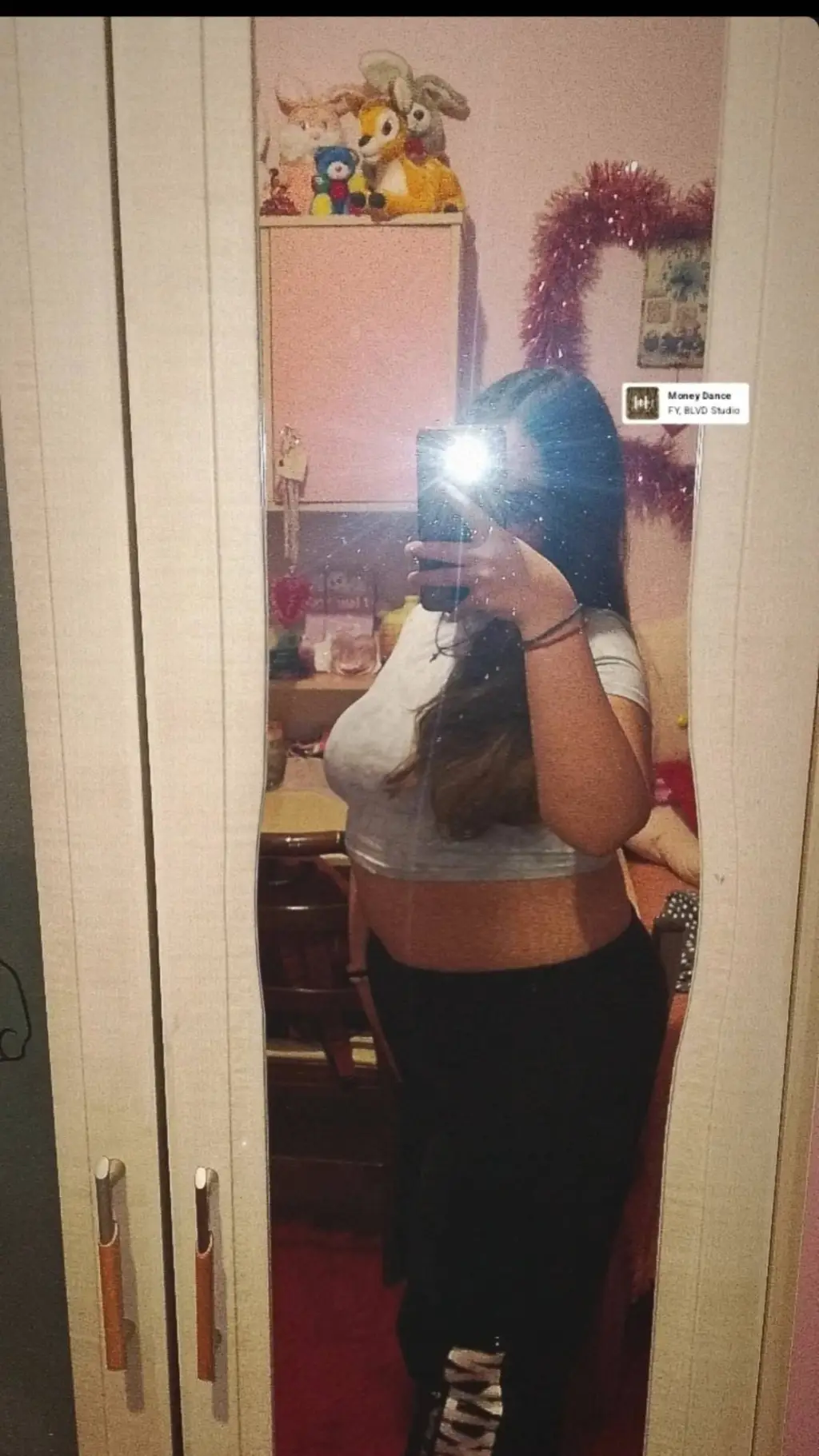 Chat with Helen - text or voice, Enjoy AI Chat Free & Safe