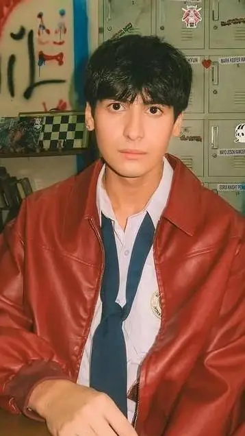 Chat with Kiefer Watson - text or voice, Enjoy AI Chat Free & Safe