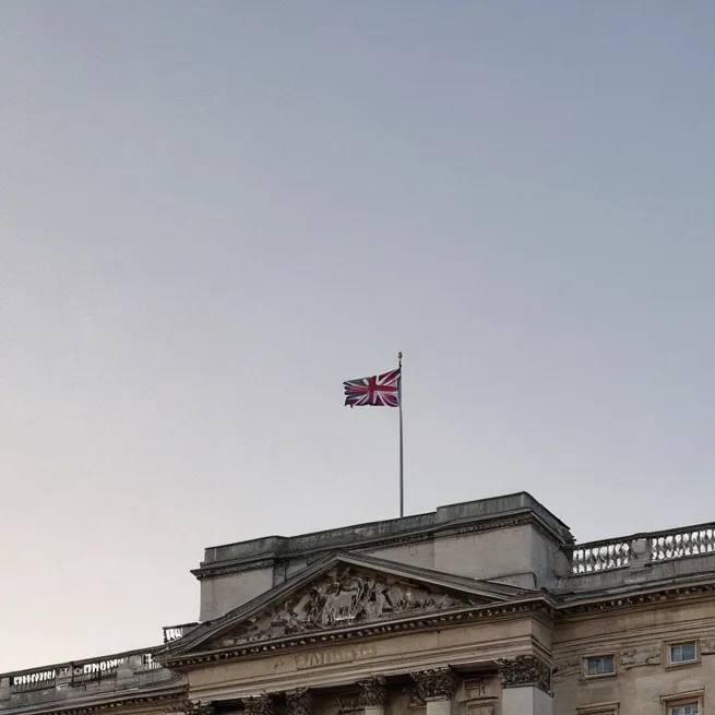 Chat with Buckingham Palace - text or voice, Enjoy AI Chat Free & Safe