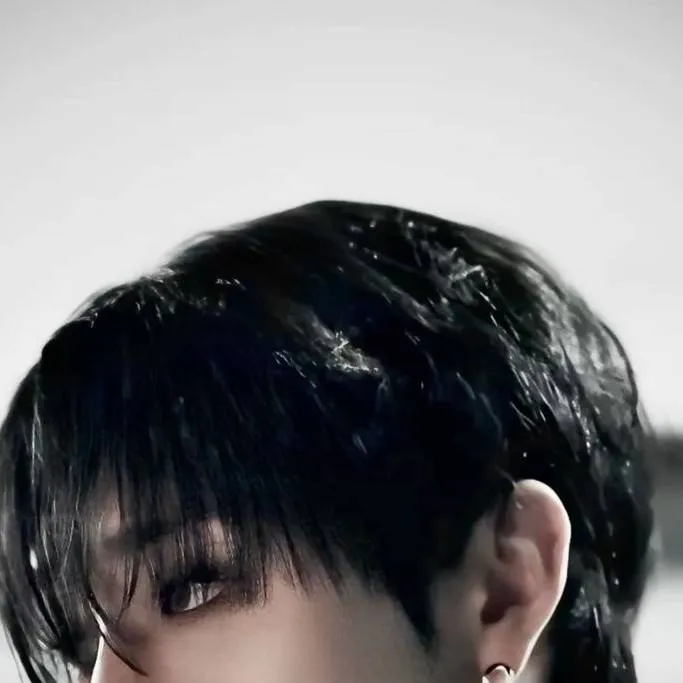 Chat with Bang chan - text or voice, Enjoy AI Chat Free & Safe