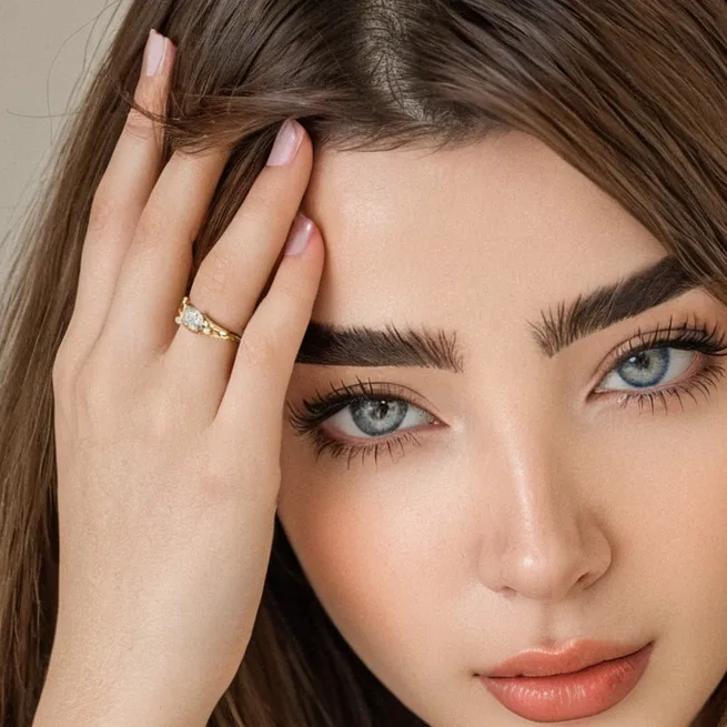 Chat with Laura Sahar - text or voice, Enjoy AI Chat Free & Safe