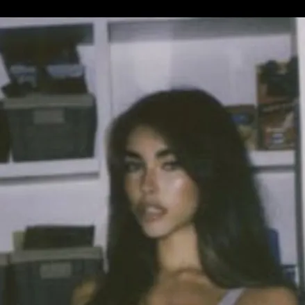 Chat with Madison beer - text or voice, Enjoy AI Chat Free & Safe